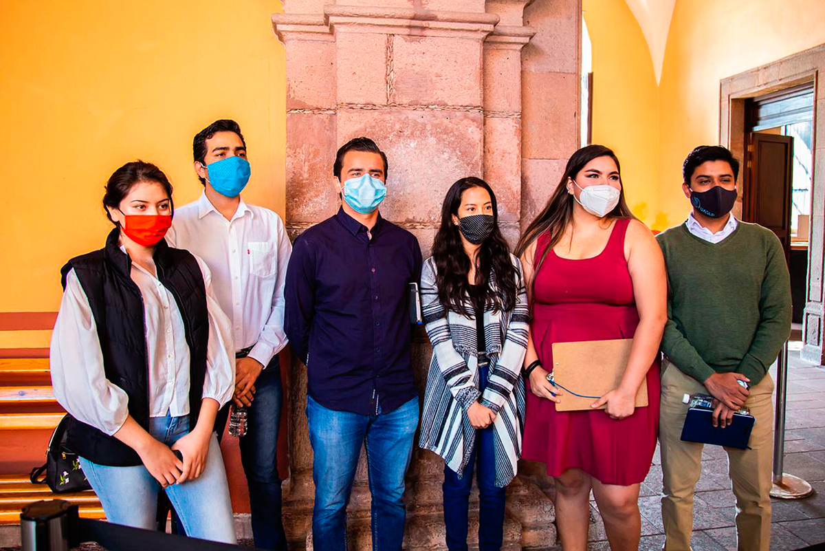 Rector de la UASLP, Alejandro Zermeño y consejeros alumnos dan ...