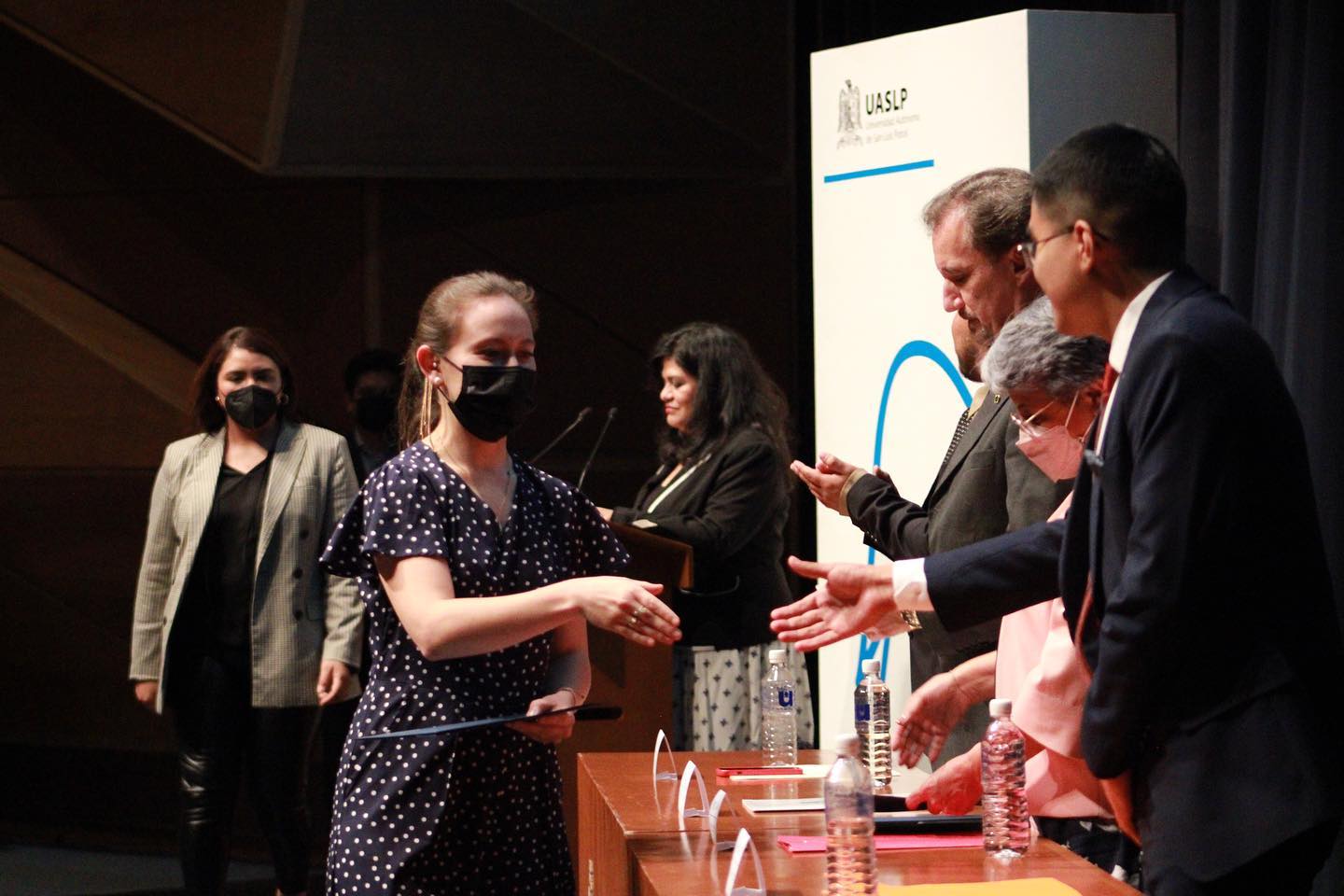 Egresados de Licenciatura y Posgrado de la Facultad del Hábitat reciben reconocimientos por ...