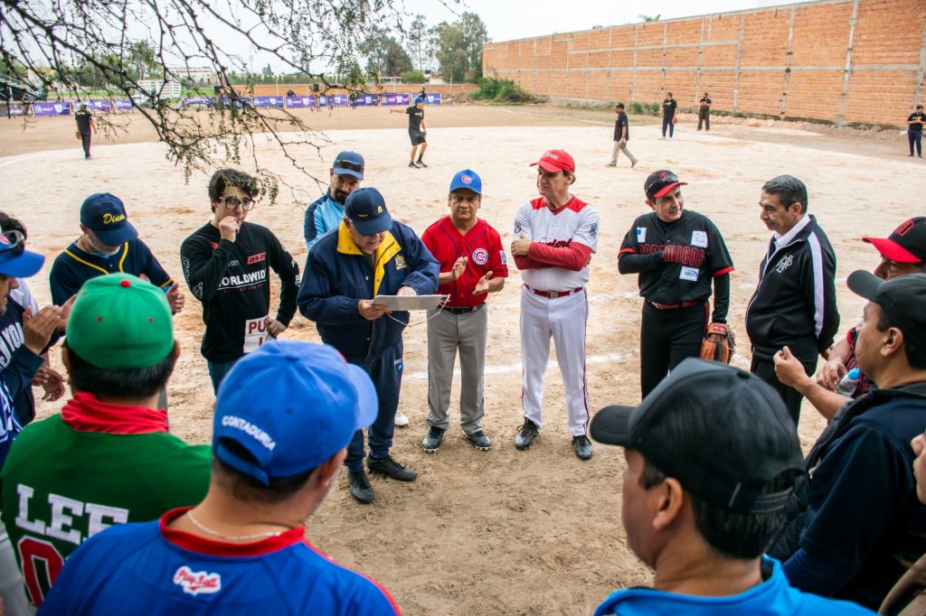 Inauguran nueva cancha de sóftbol en la Unidad Deportiva Universitaria ...