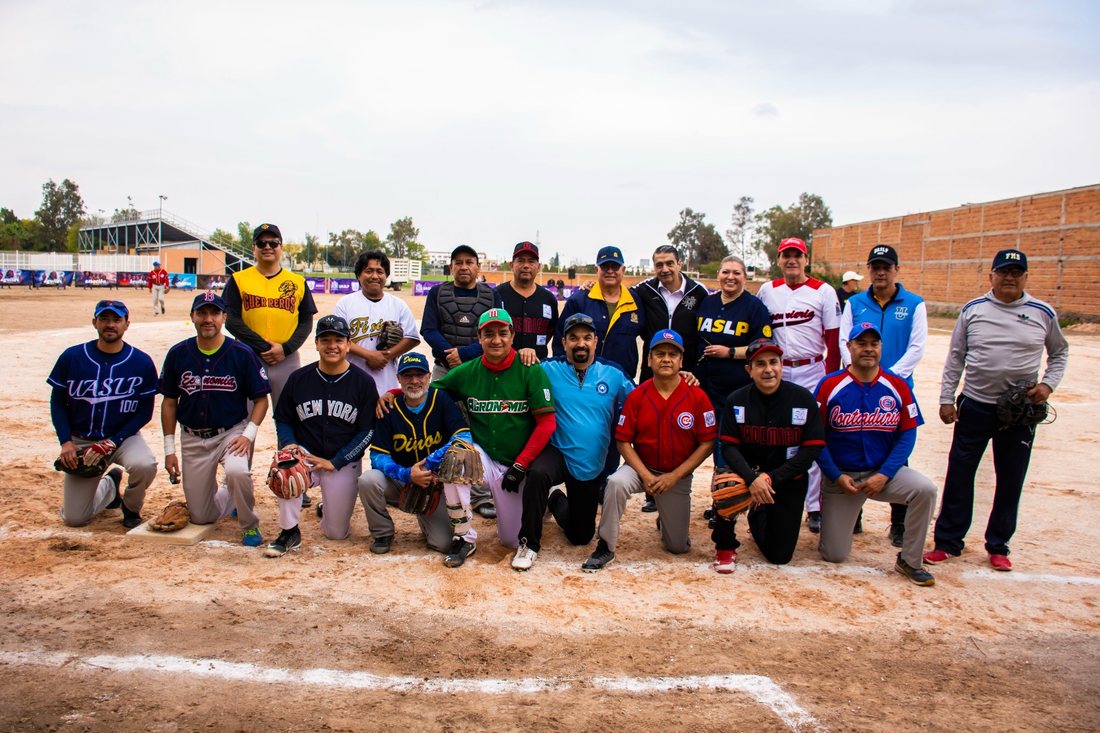 Inauguran nueva cancha de sóftbol en la Unidad Deportiva Universitaria ...