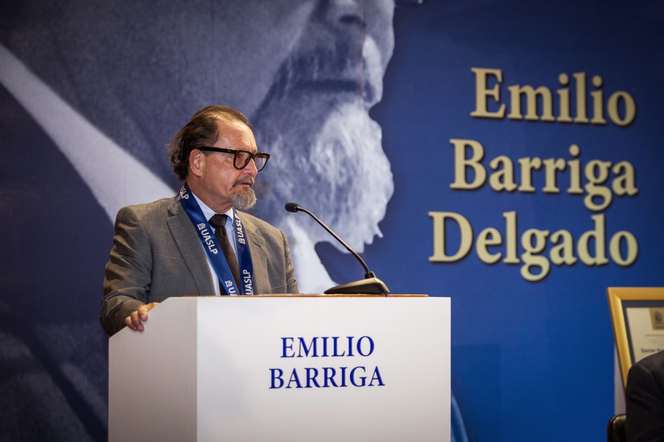 Entrega UASLP Doctorados Honoris Causa al Dr. David Rogelio Colmenares ...