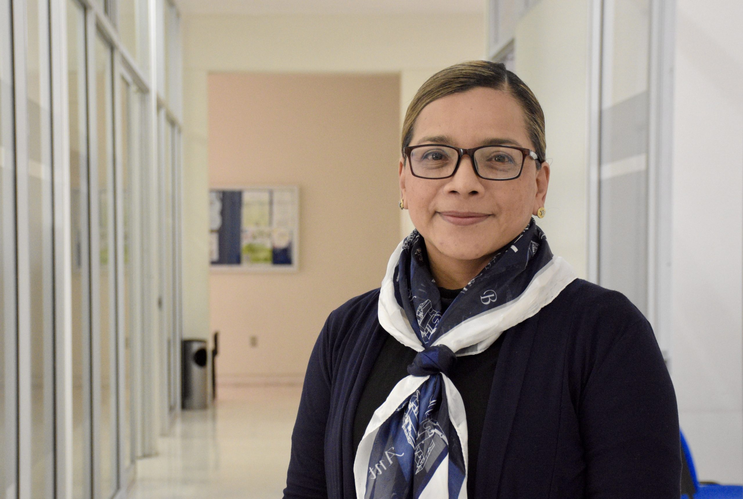 Las mujeres en el área de la ciencia desempeñamos un papel crucial para ...